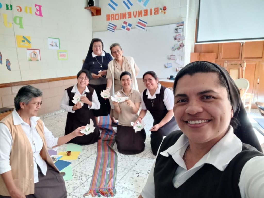 Caminhemos juntos na mesma vocação. - Irmãs Missionárias Carmelitas