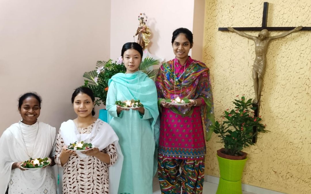 Brotan nuevas flores en el Carmelo - Carmelitas Misioneras